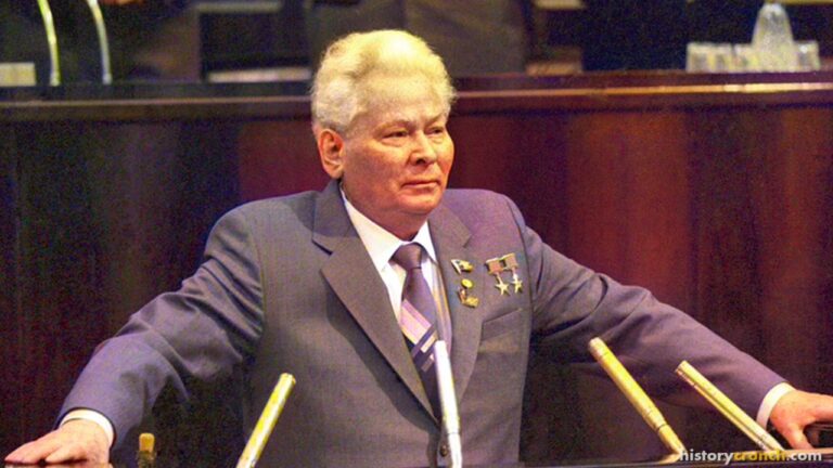 Konstantin Chernenko: A Detailed Biography - History Crunch